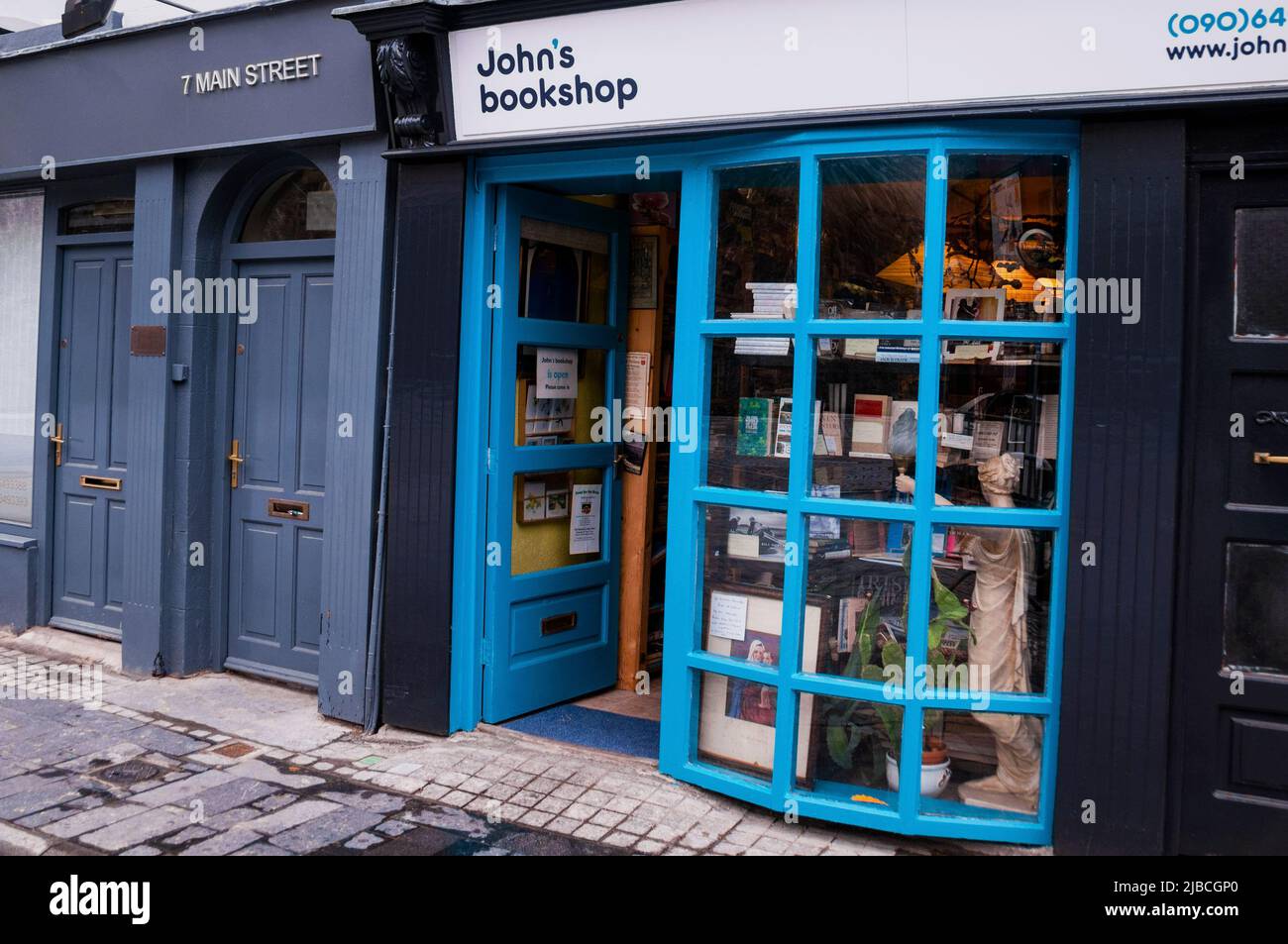 Bookshop in Athlone, Ireland Stock Photo - Alamy
