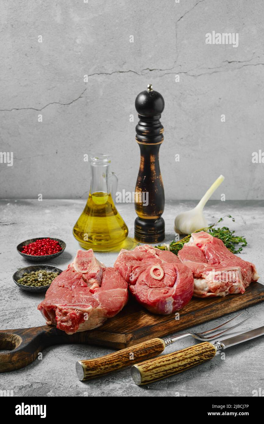 Raw lamb leg steak chump off. Slices of lamb shank Stock Photo - Alamy