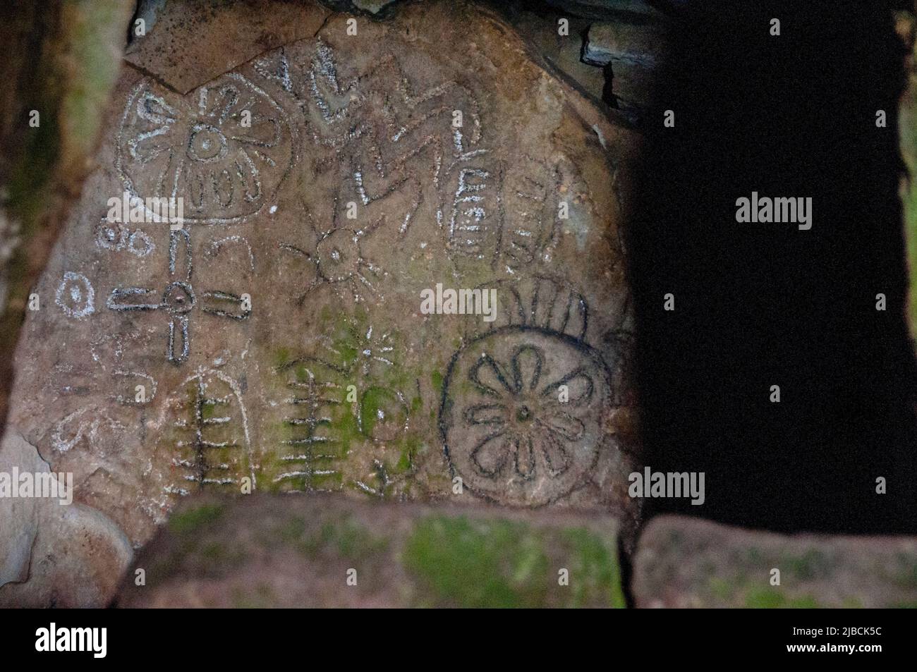 Loughcrew megalithic tomb cemetery hi-res stock photography and images ...