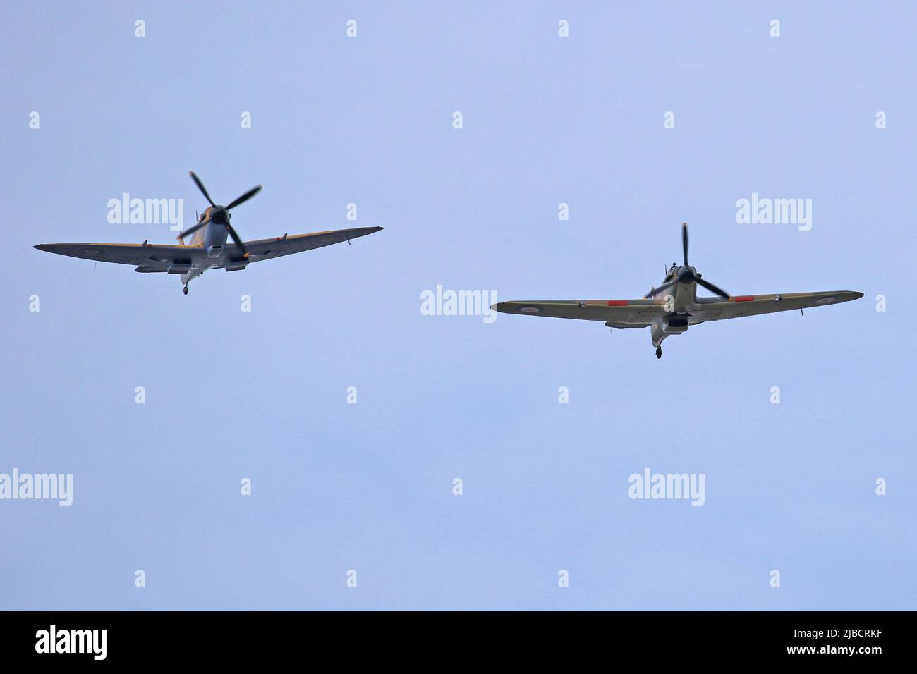 Spitfire and Hurricane Platinum Jubilee fly-past over Hull and the ...