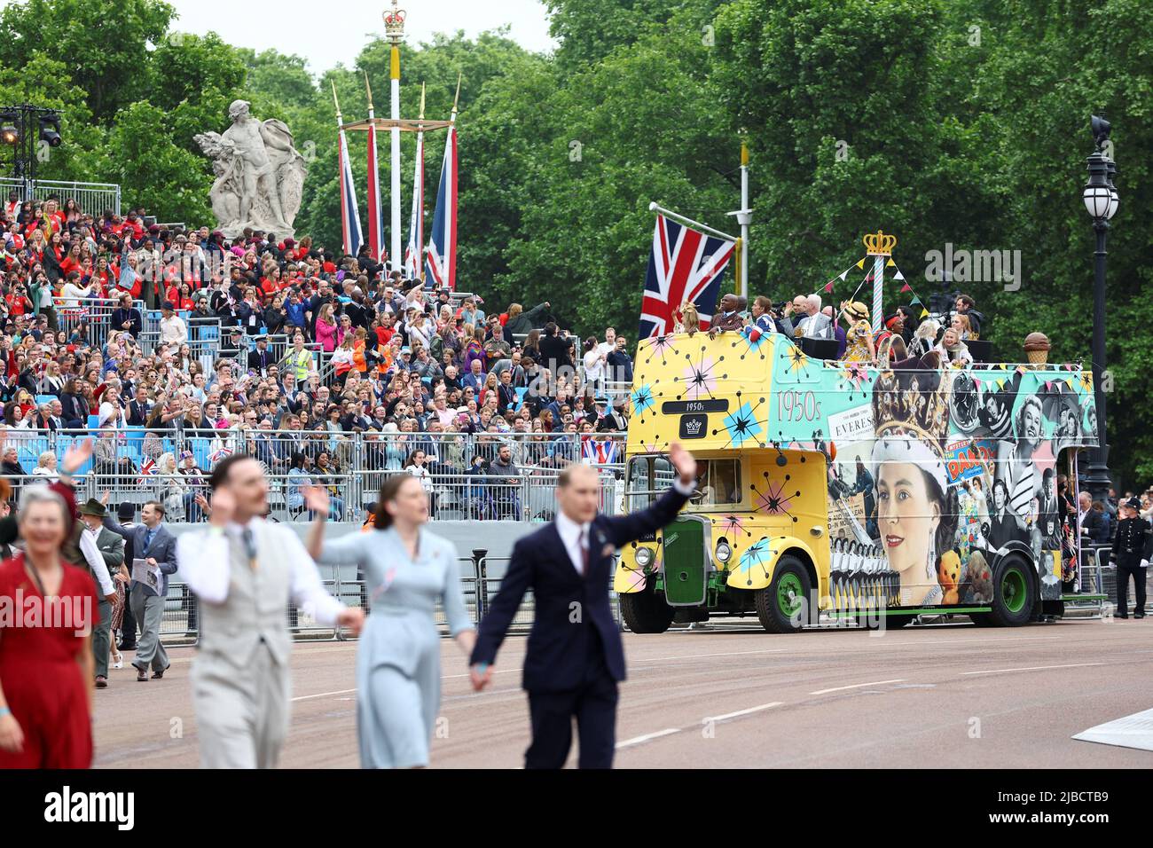A bus drives during the Platinum Jubilee Pageant in front of Buckingham ...