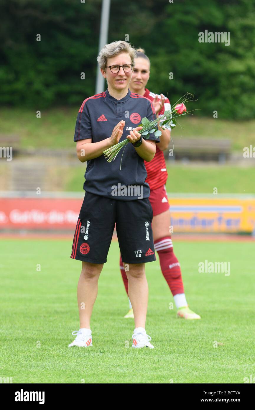 Coach fc ingolstadt 04 head hi-res stock photography and images - Alamy