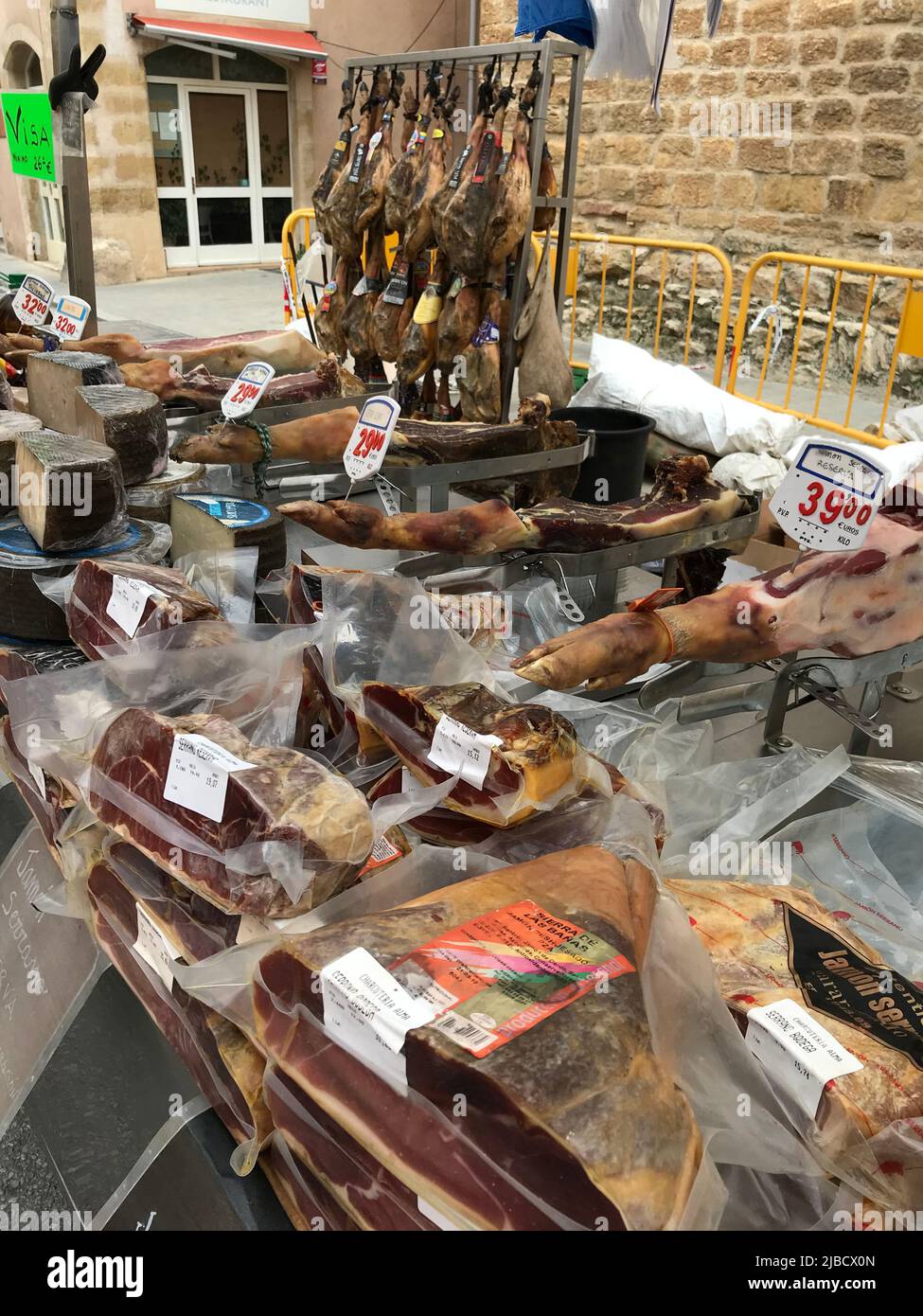 Outdoor food market hi-res stock photography and images - Alamy