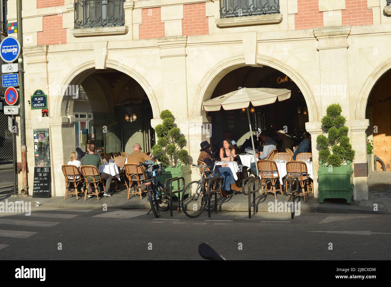 Cafe Hugo Le Marais Paris Stock Photo - Alamy