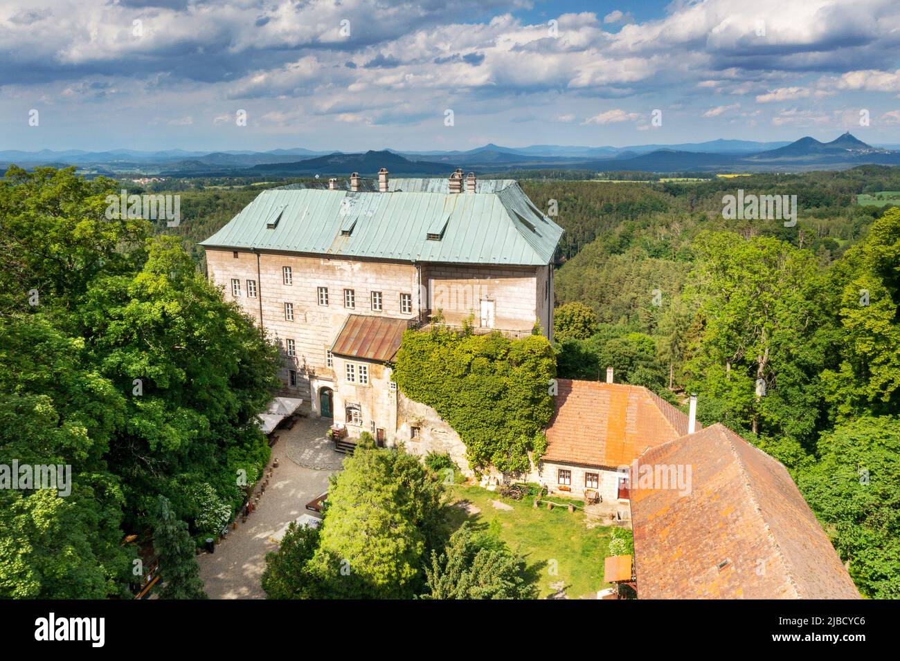 Hrad Houska, CHKO Kokorinsko, Ceska republika / Houska castle ...