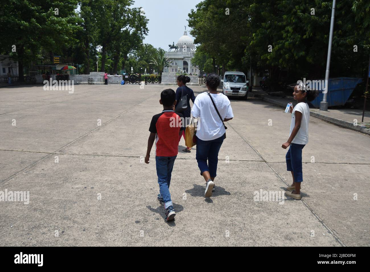 Solar zenith hi-res stock photography and images - Alamy