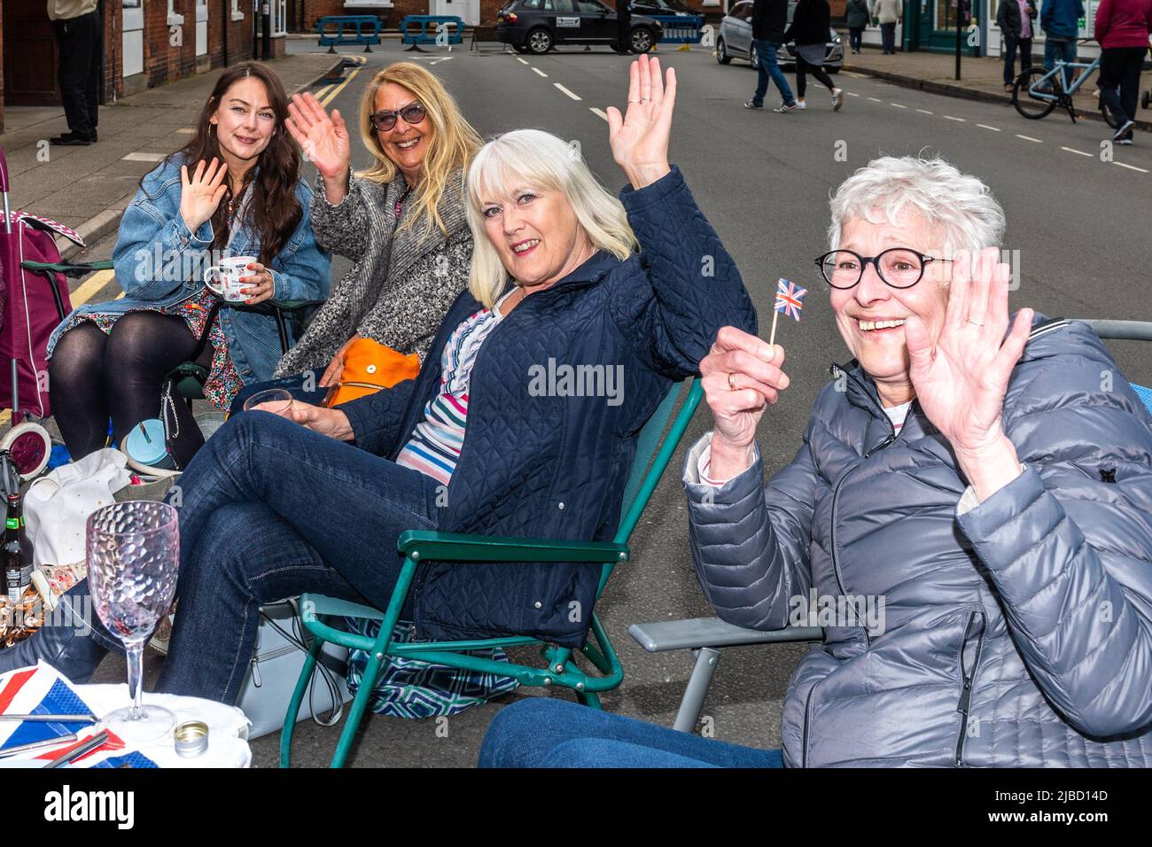 Alcester, Warwickshire, UK. 5th June, 2022. Hundreds of people enjoyed ...