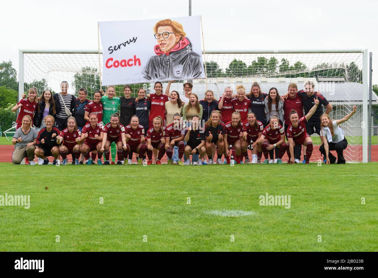 Team photo of players and staff of FC Bayern Munich II after the 2 ...