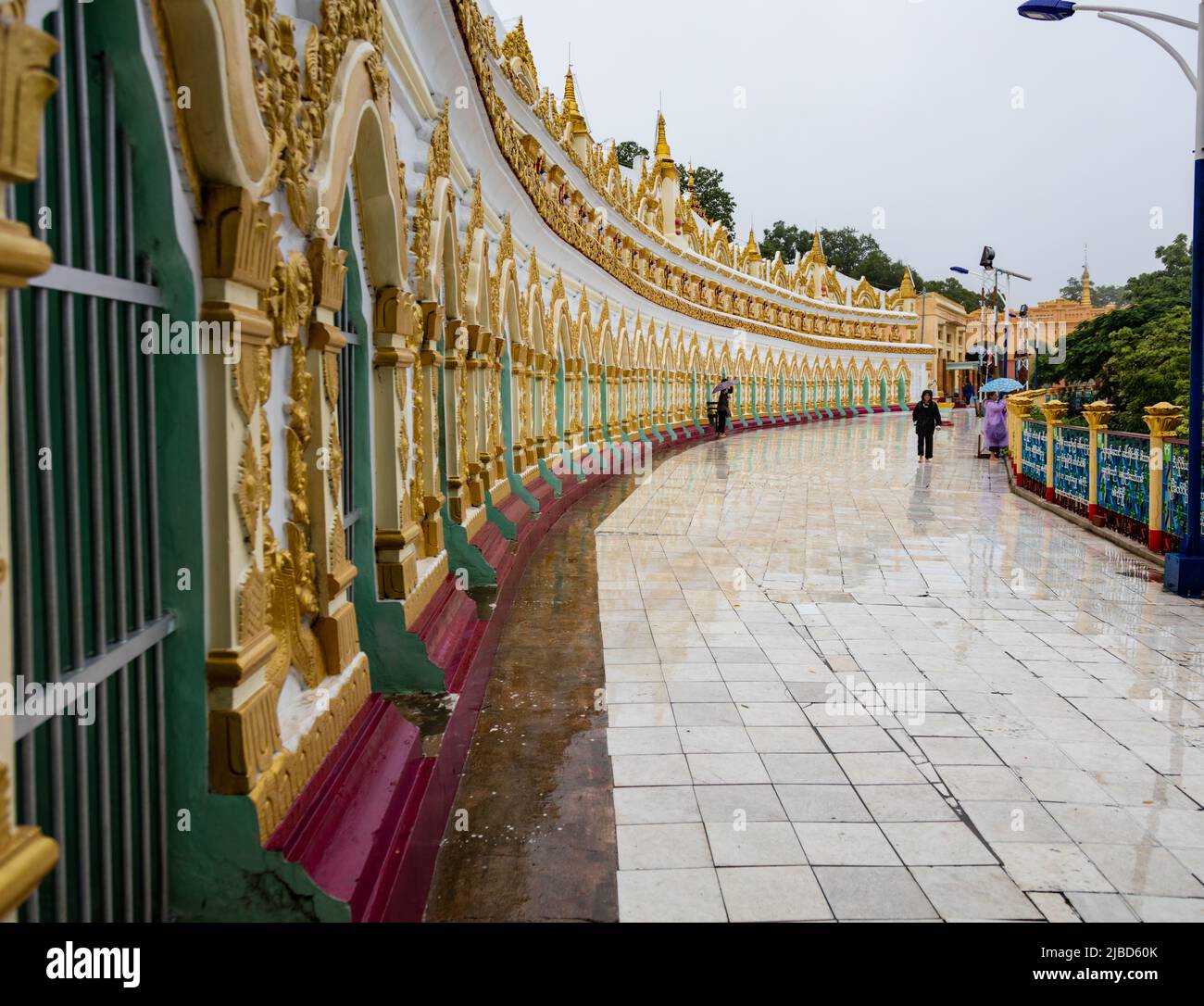 Thonze pagoda hi-res stock photography and images - Alamy