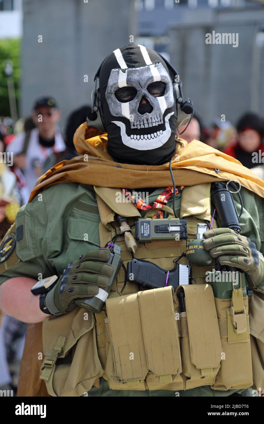 Call of duty hi-res stock photography and images - Alamy