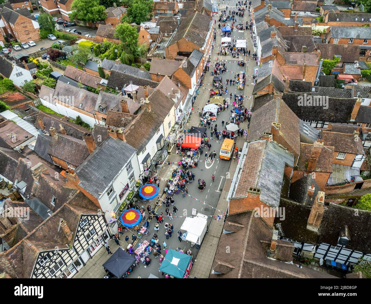 Alcester, Warwickshire, UK. 5th June, 2022. Hundreds of people enjoyed ...