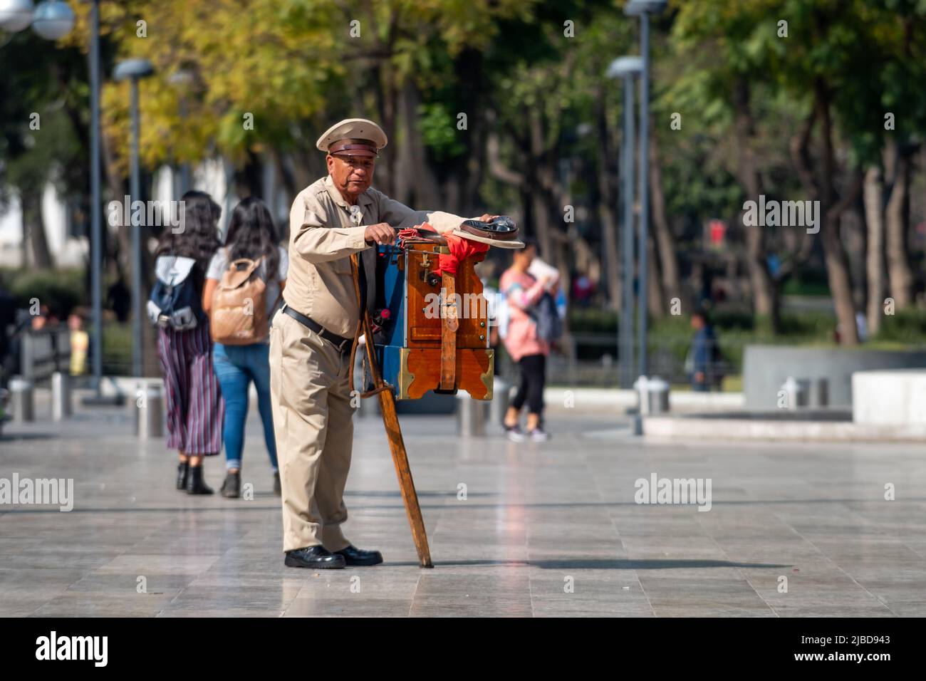 Organillero mexico hi-res stock photography and images - Alamy