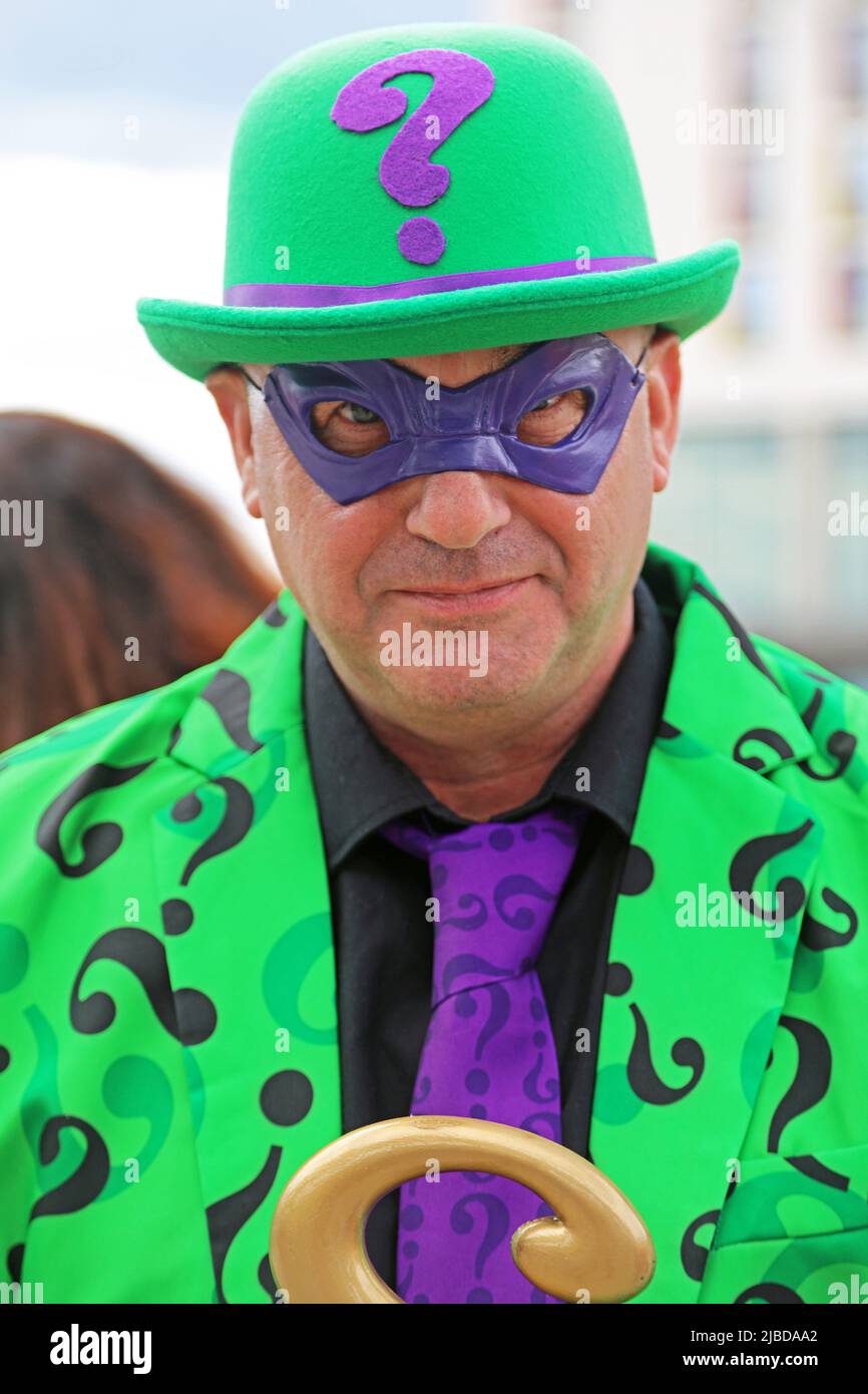 The riddler hi-res stock photography and images - Alamy