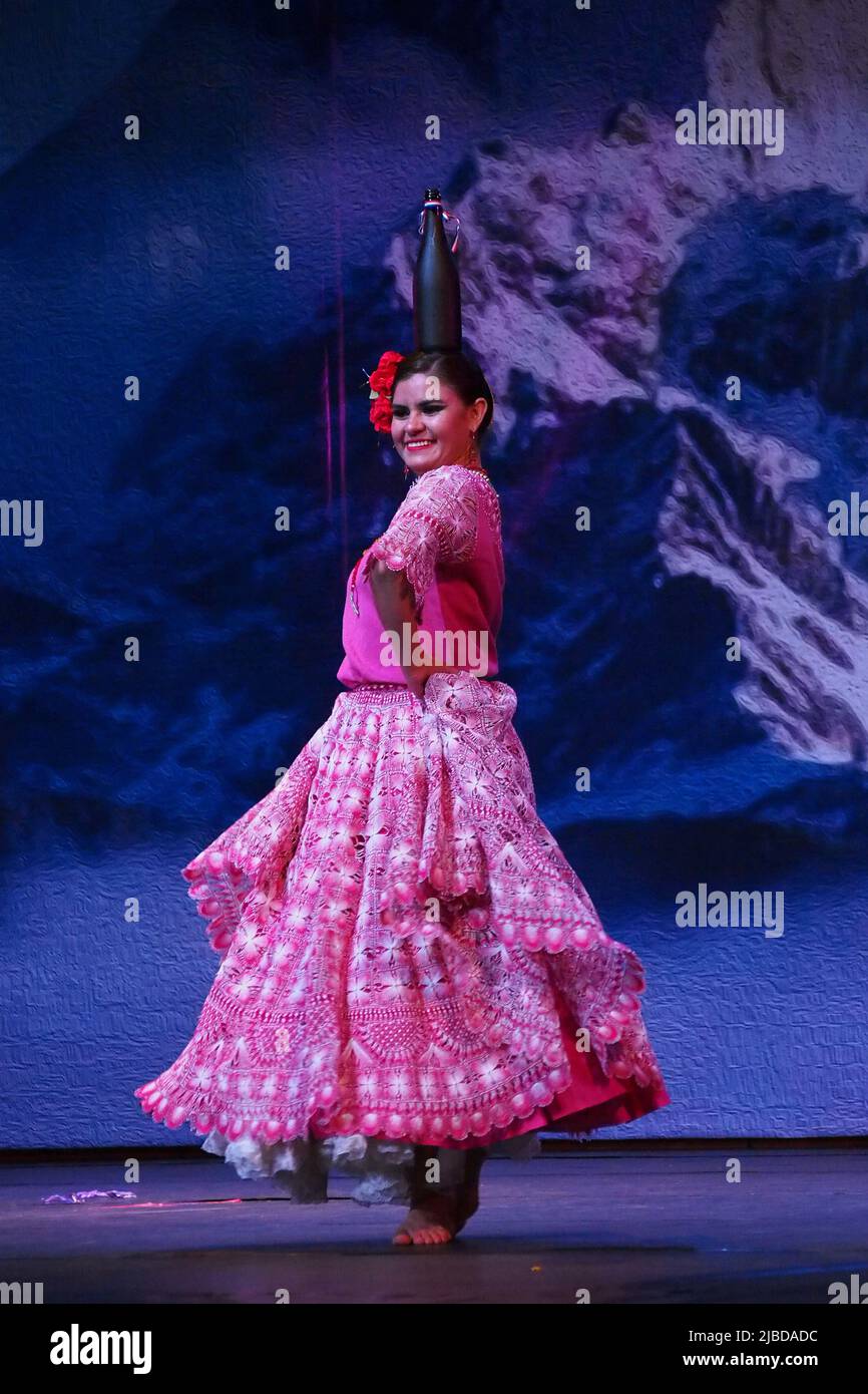 Balancing bottles on the head hi-res stock photography and images - Alamy