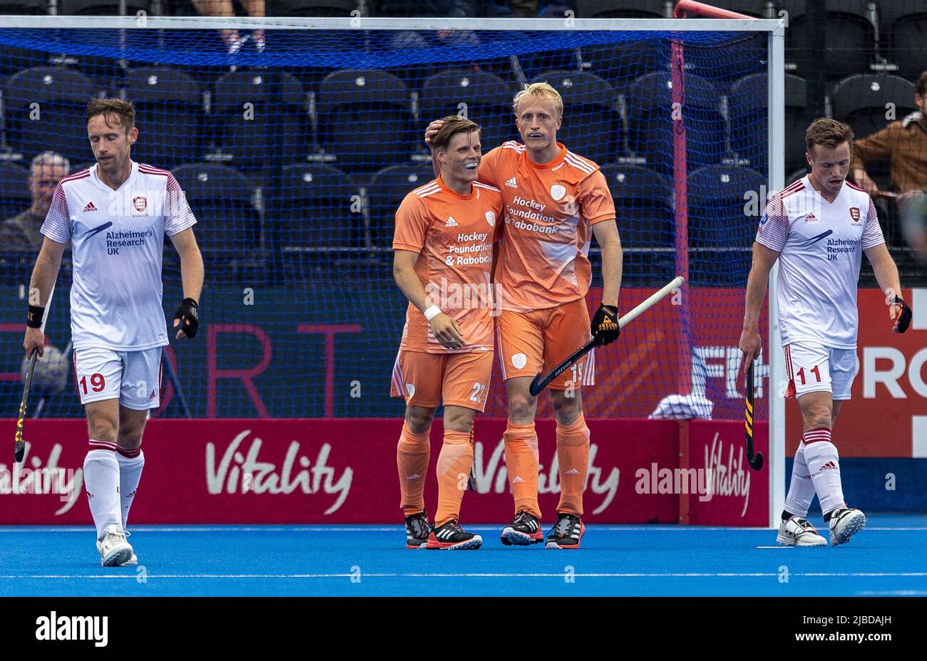 Koen bijen hi-res stock photography and images - Alamy