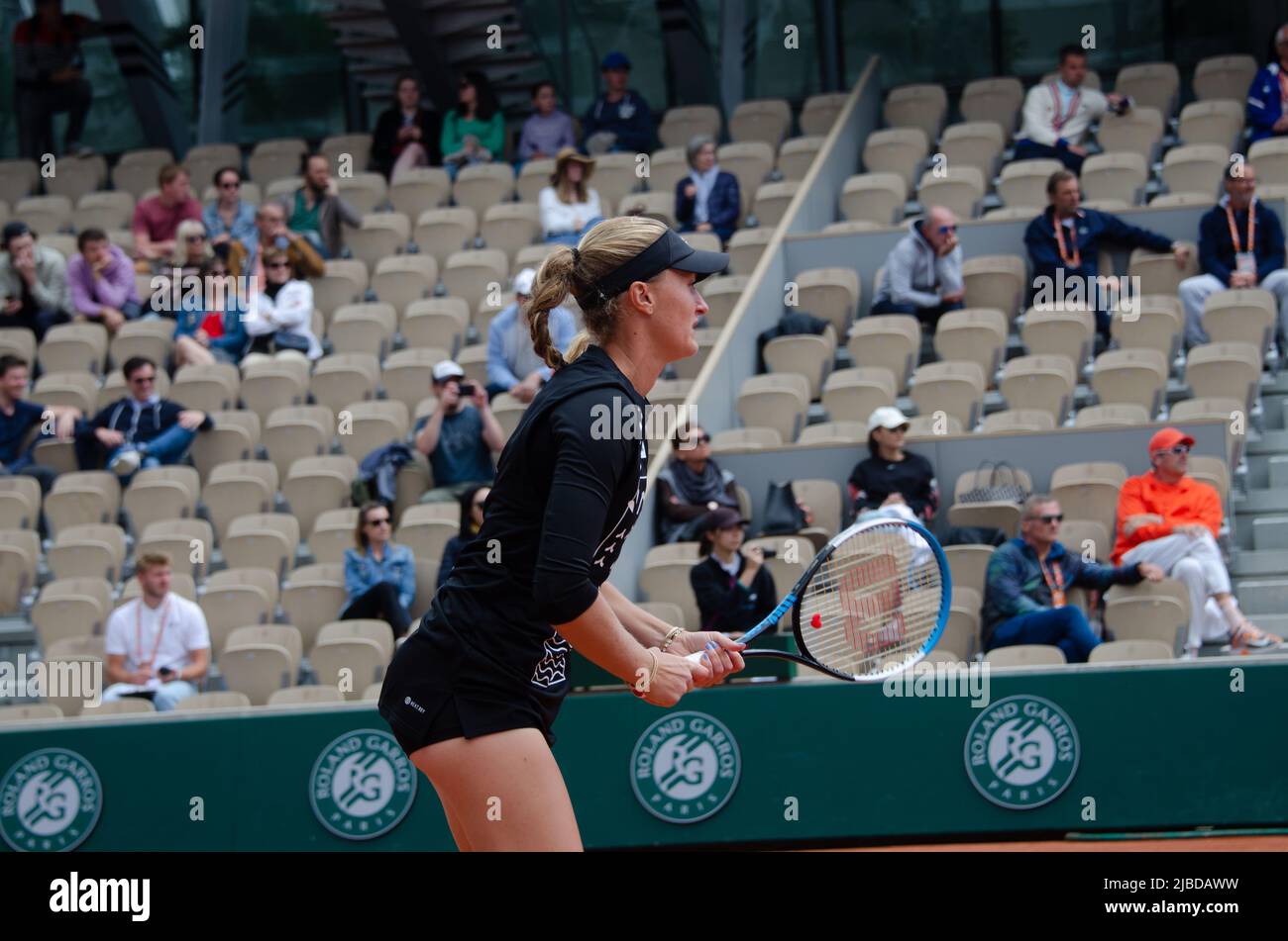 Caroline Garcia and kristina Mladenovic, court simone-mathieu, rolanf ...