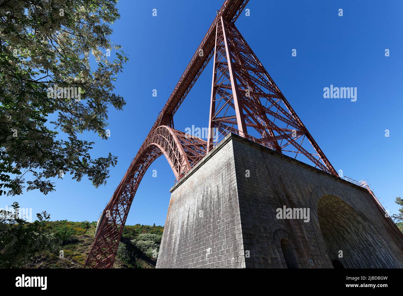 Western railroad viaduct central hi-res stock photography and images ...