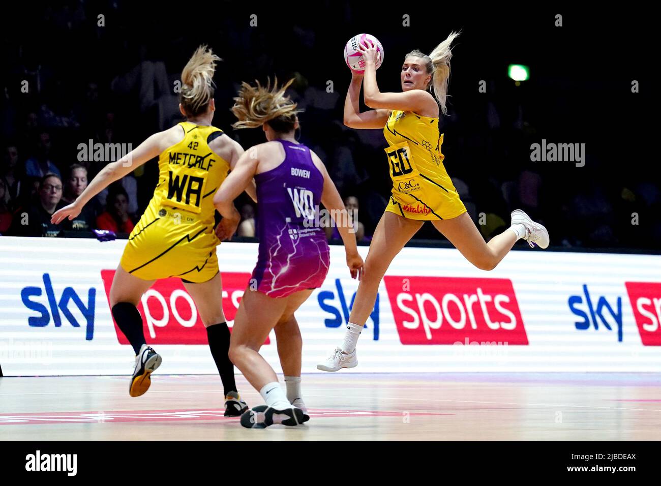 Manchester Thunder's Millie Sanders, (right) catches the ball during ...