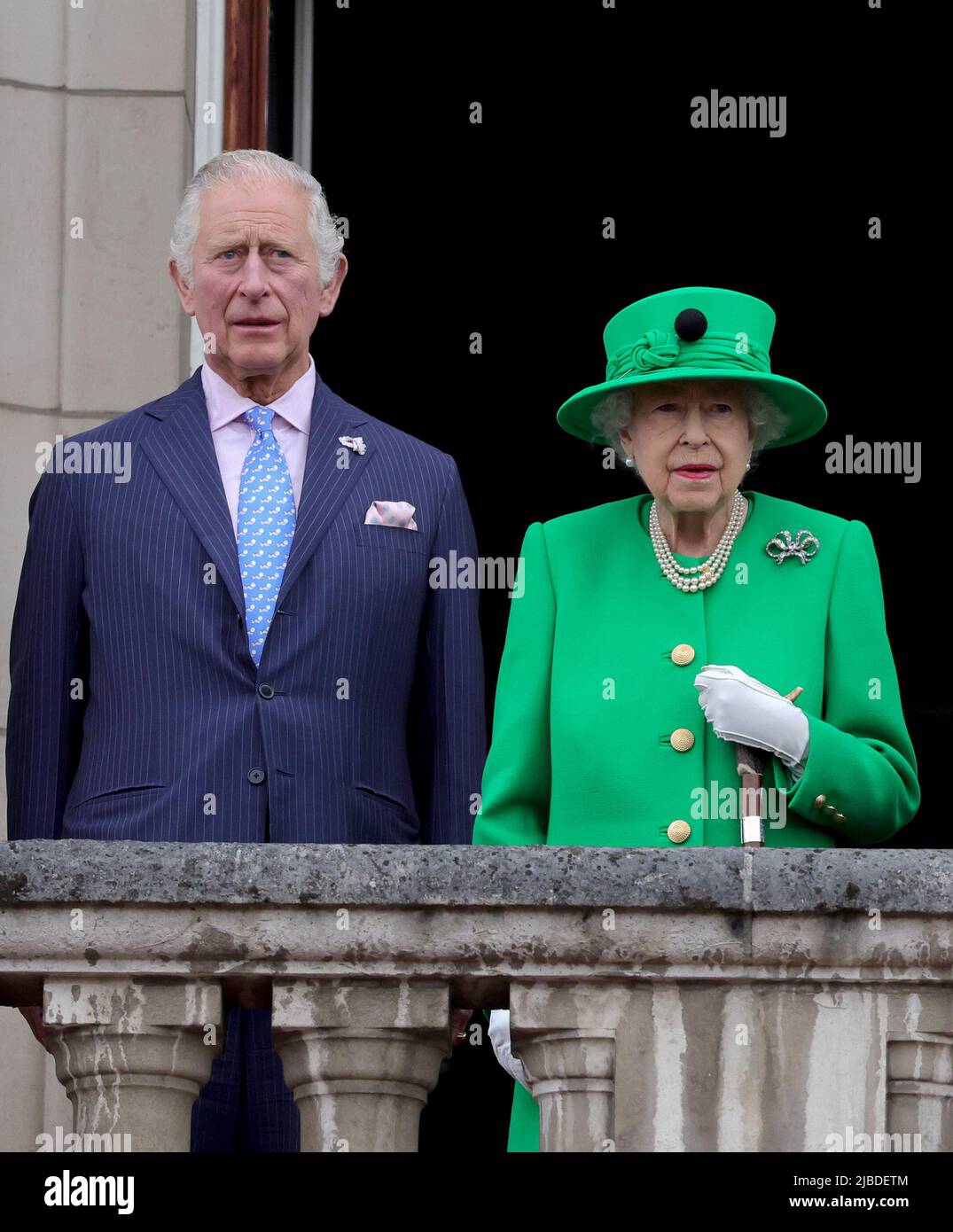 The Prince of Wales and Queen Elizabeth II appear on the balcony of ...