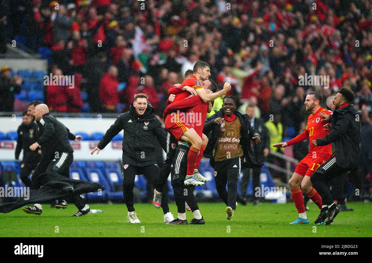 Wales players celebrate qualification for the World Cup following the ...