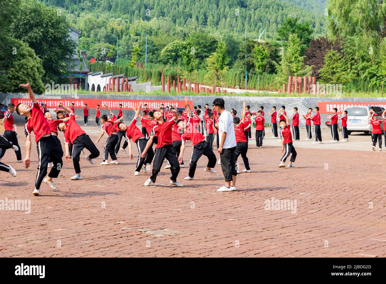 Disciples at the Shaoling Temple in Henan practice their kungfu ...