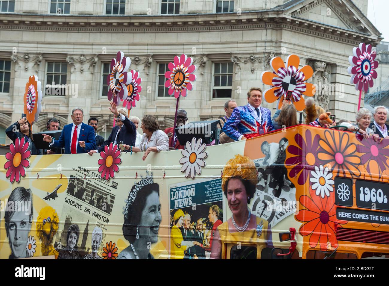 London, UK. 5 June 2022. Alan Titchmarsh on an open top bus ...