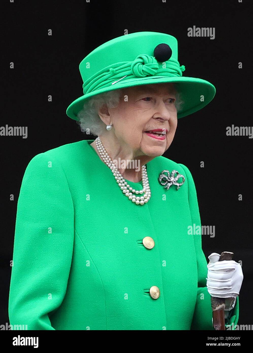 Platinum jubilee pageant balcony hi-res stock photography and images ...
