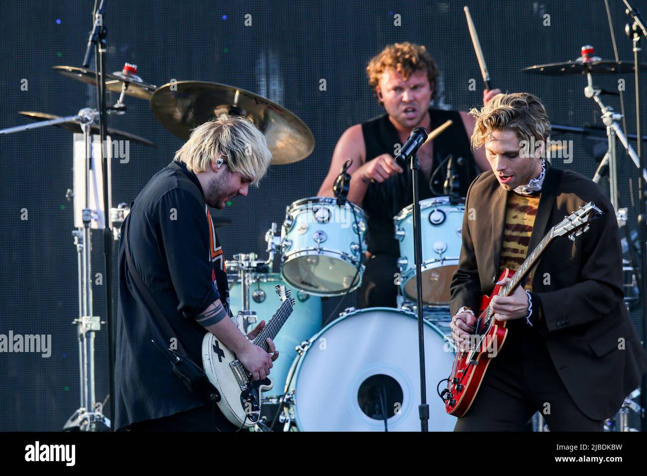 Luke Hemmings And Michael Clifford 2022