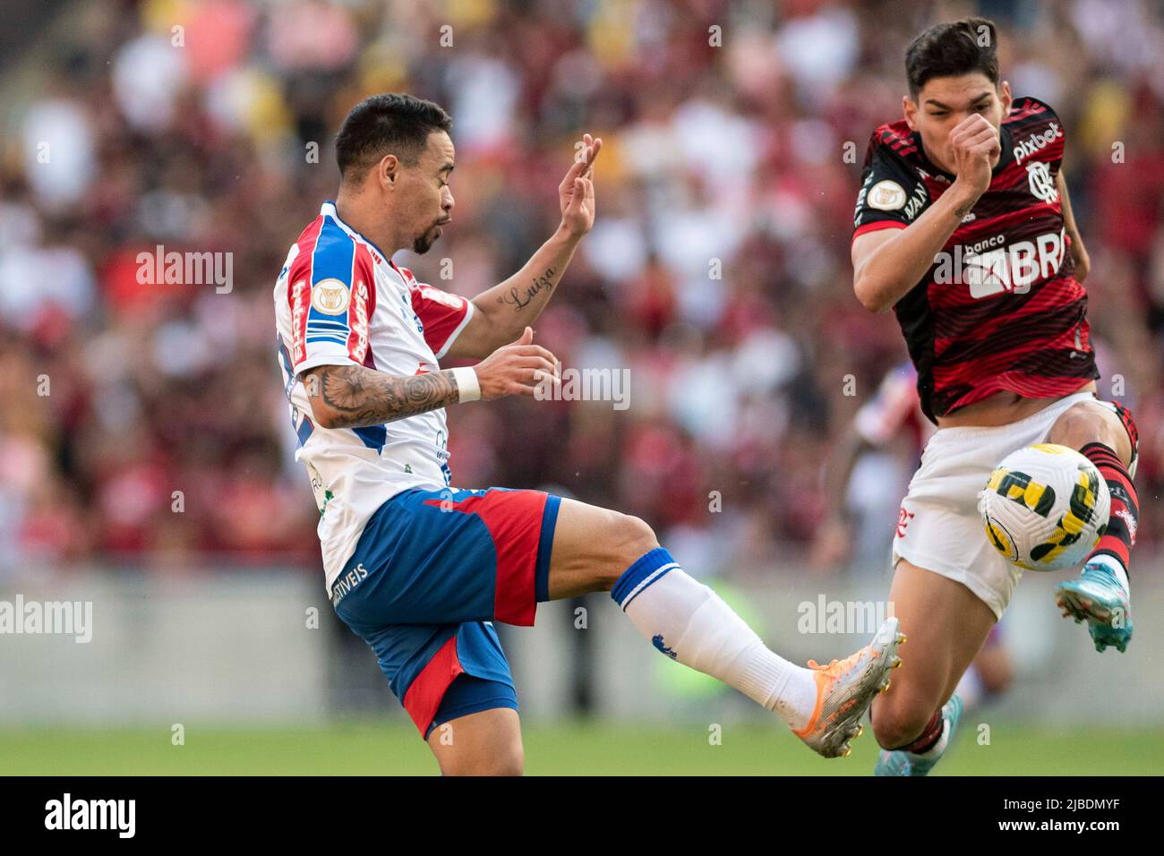 RIO DE JANEIRO, RJ - 05.06.2022: FLAMENGO X FORTALEZA - Ayrton Lucas ...