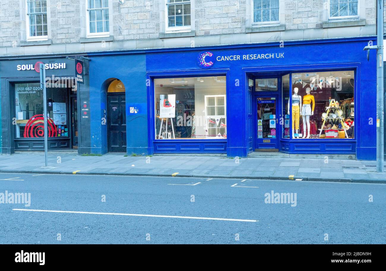 Cancer research uk edinburgh centre hi-res stock photography and images ...