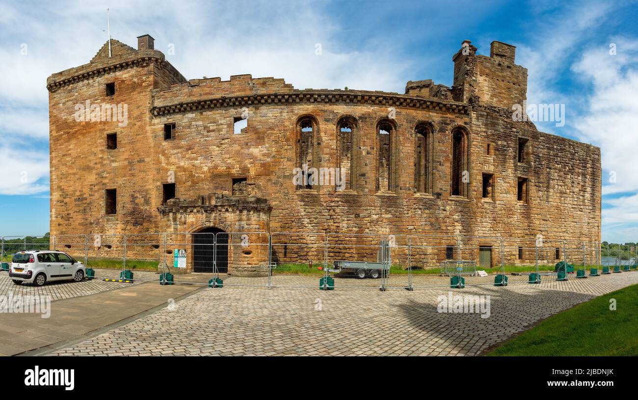 Linlithgow Palace in Linlithgow, Scotland, UK Stock Photo - Alamy