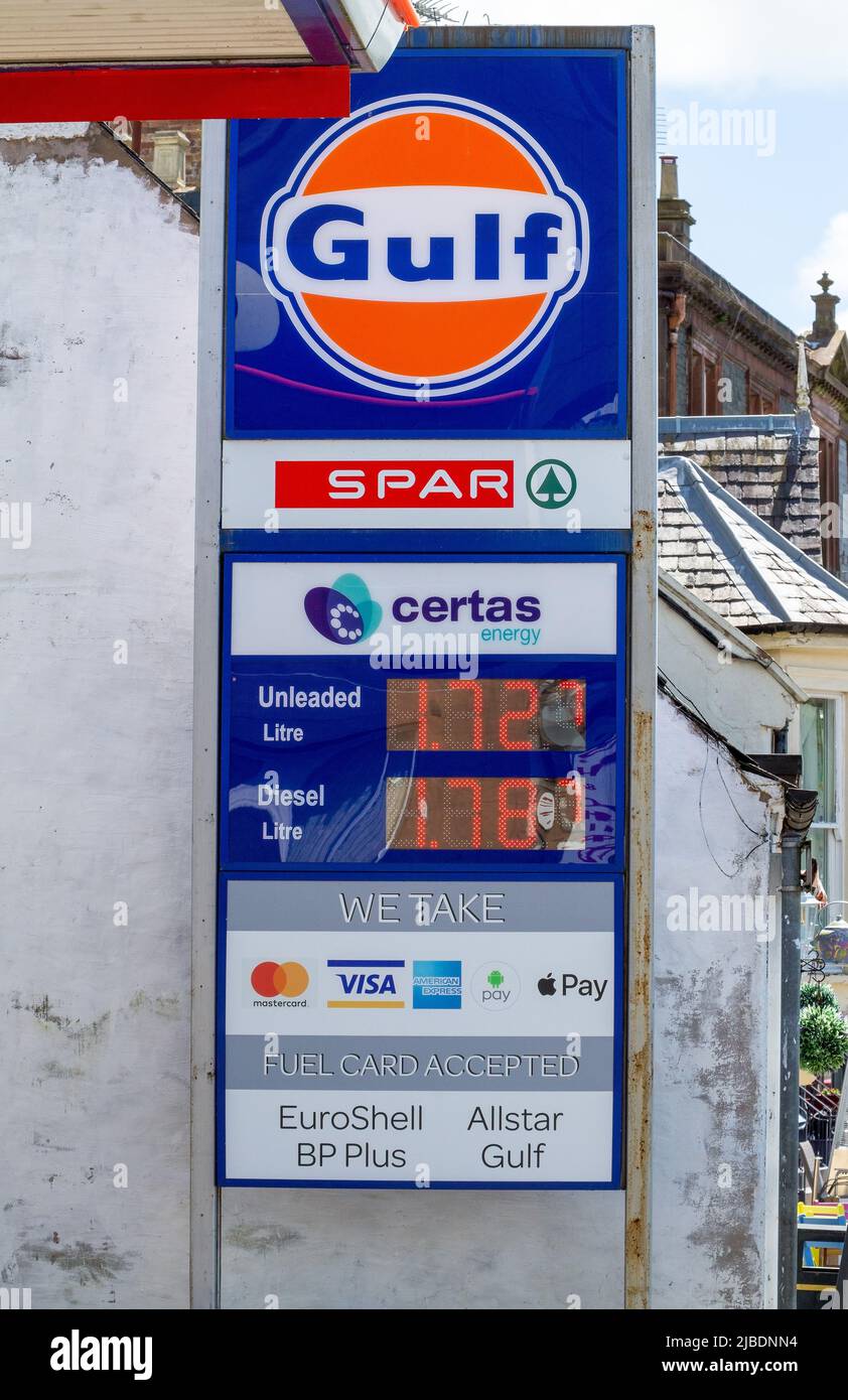 Gulf gas station sign hi-res stock photography and images - Alamy