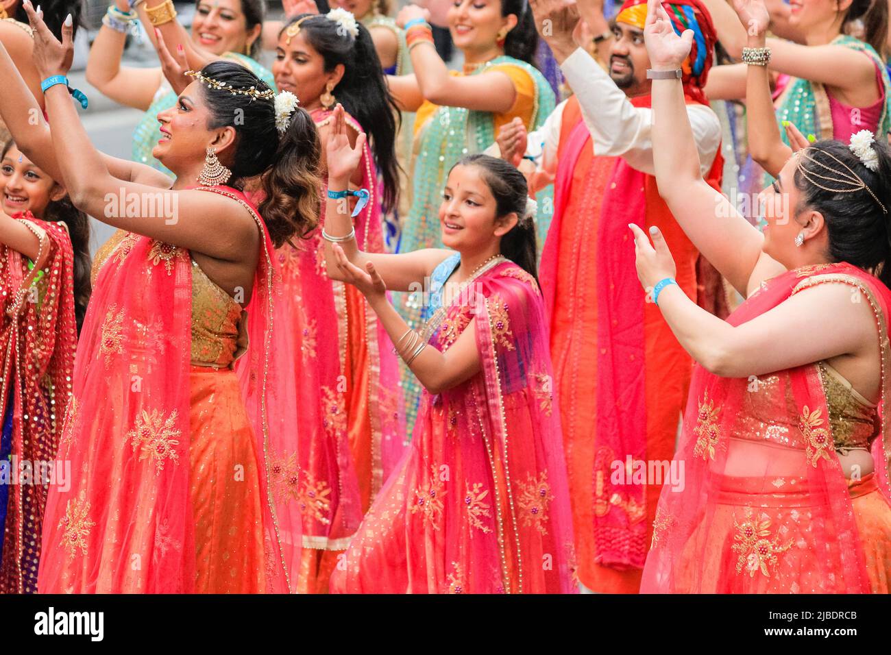 Queens jubilee indian dance hi-res stock photography and images - Alamy