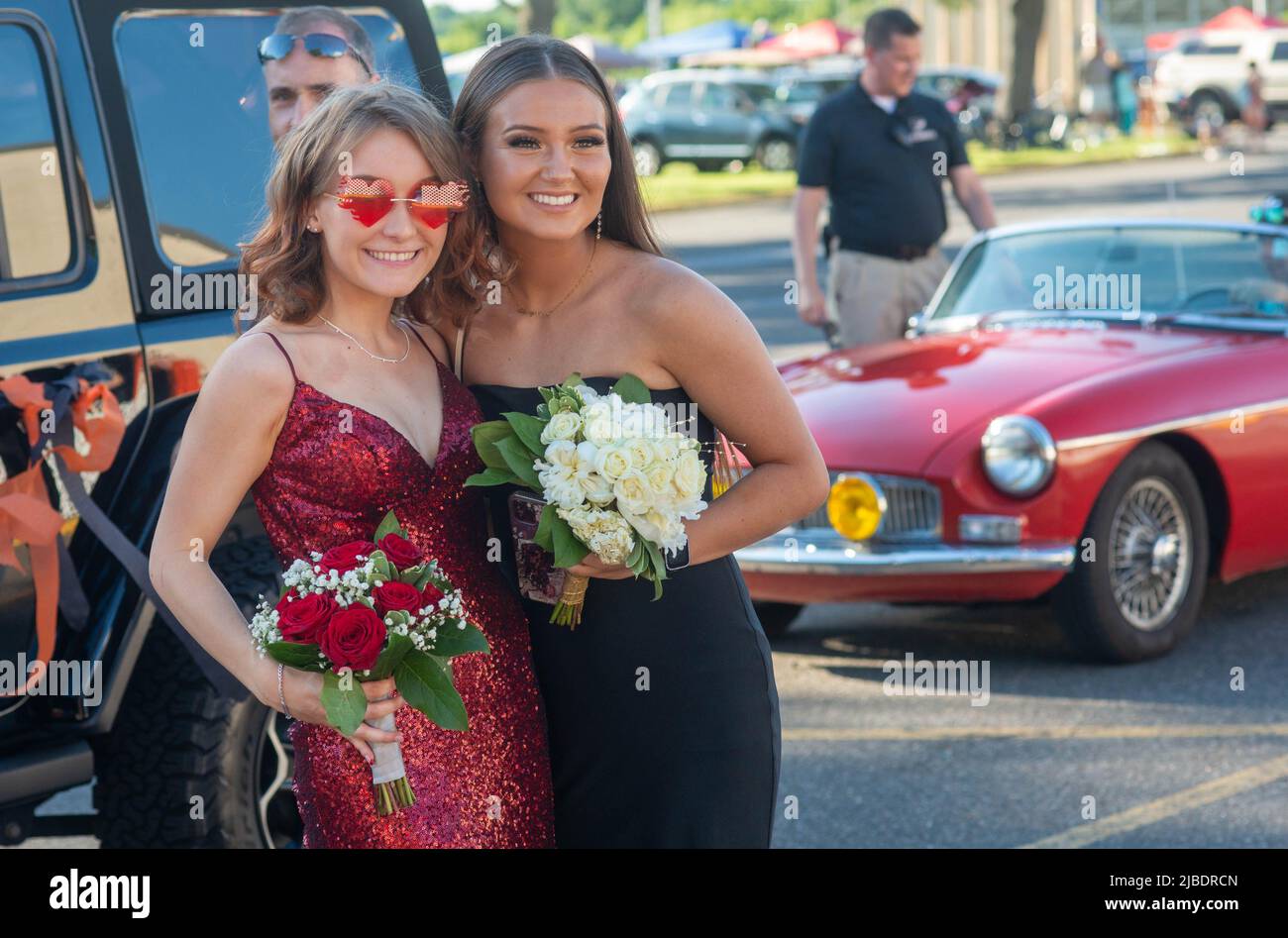 Fairless Hills, United States. 04th June, 2022. Gyllyan Ryan (left) and ...