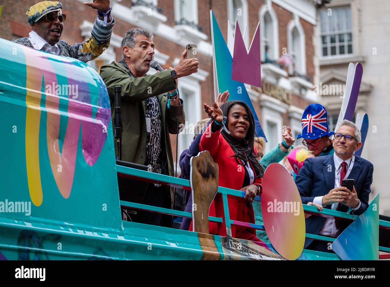 Bus uk 1980s hi-res stock photography and images - Alamy