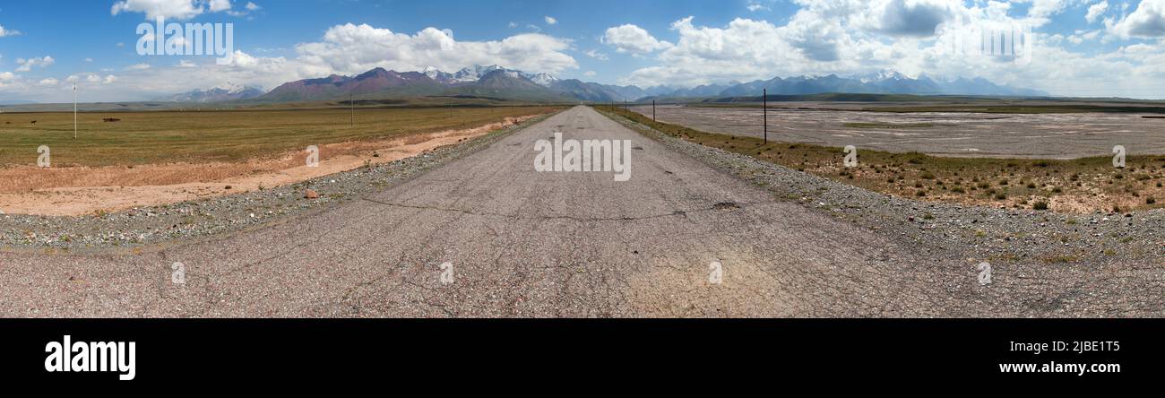 Beautiful landscape panorama of Pamir mountains area in Kyrgyzstan ...
