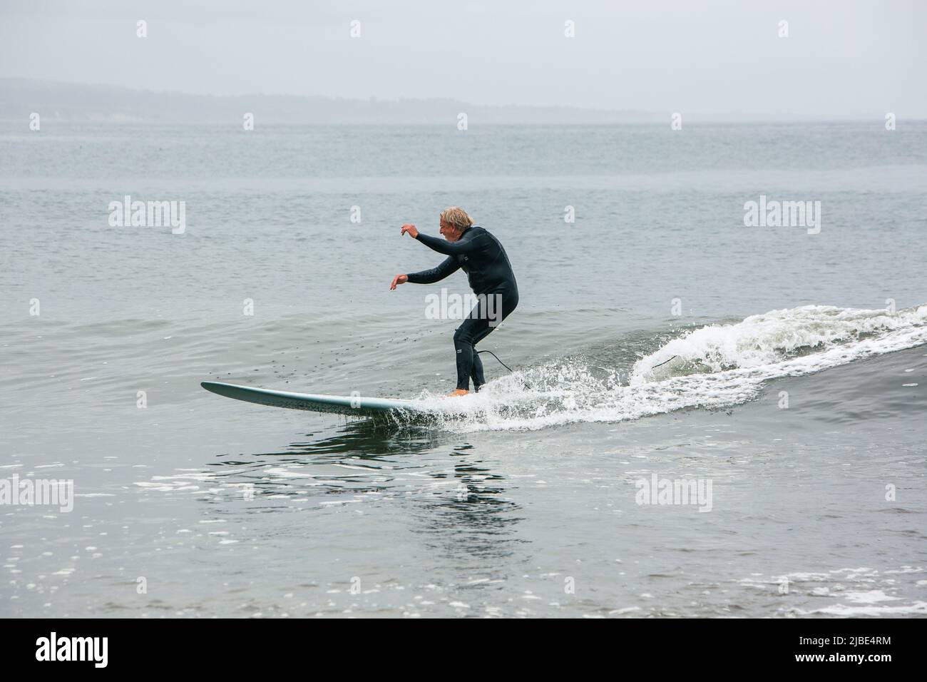 Surfing in california hi-res stock photography and images - Alamy