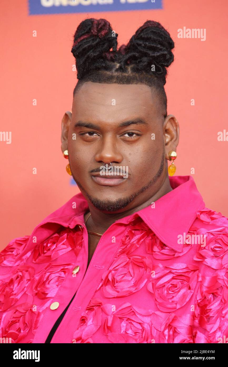 Ryan Mitchell attends the 2022 MTV MOVIE & TV AWARDS: UNSCRIPTED at ...