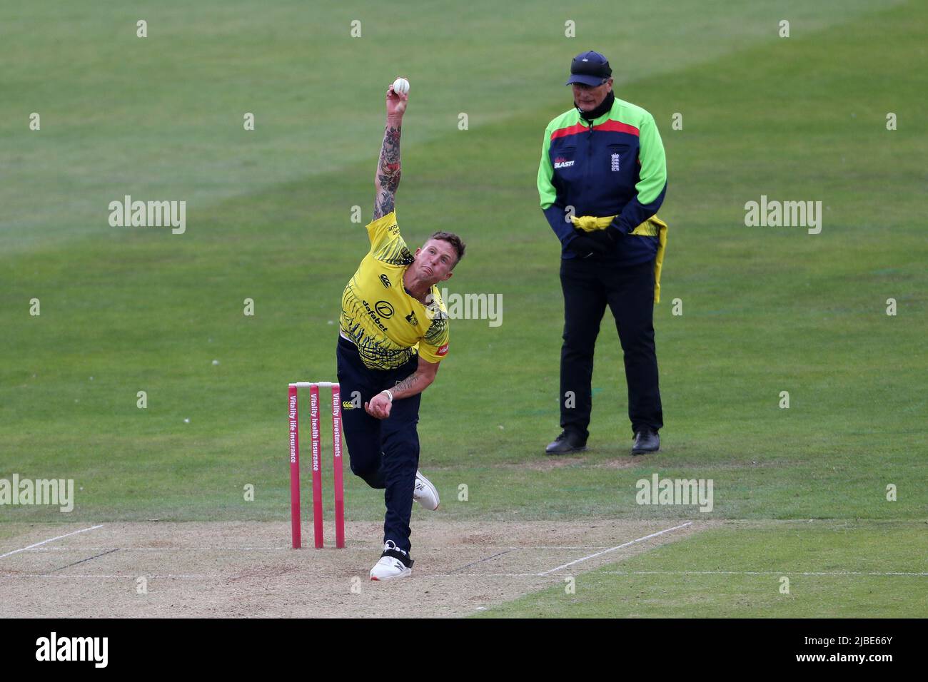 Brydon carse bowling hi-res stock photography and images - Alamy
