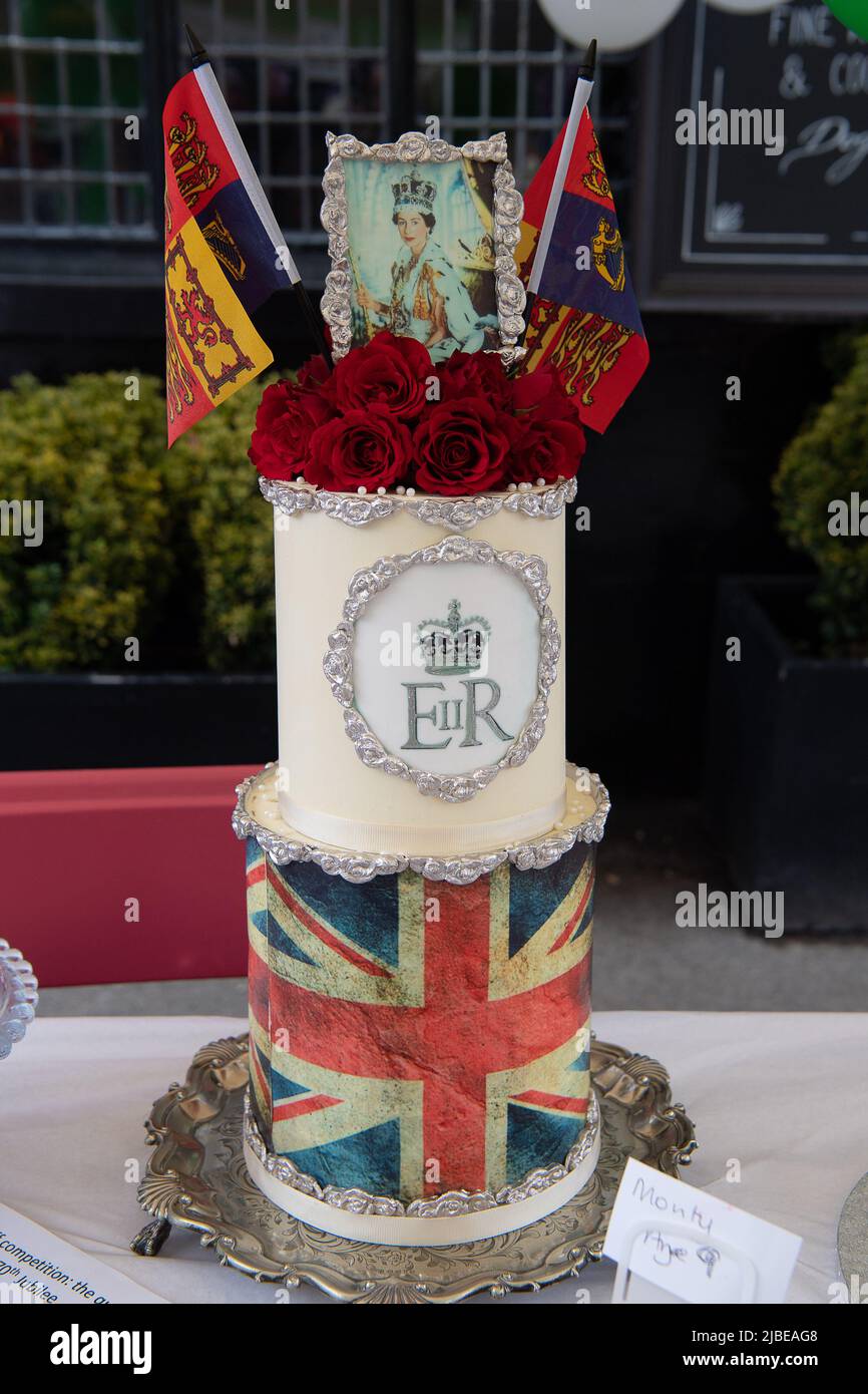 Cookham, Berkshire, UK. 5th June, 2022. Residents and their families ...