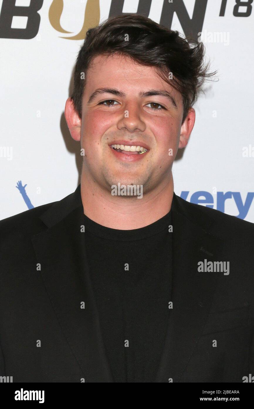 Beverly Hills, CA. 2nd June, 2022. Steven Cravotta, Scout Hammond at ...
