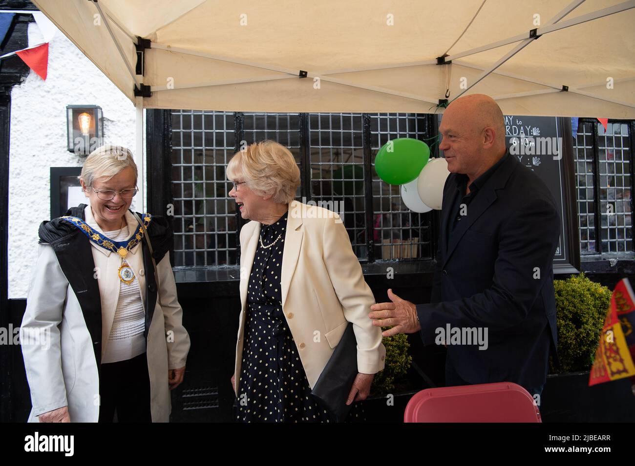 Cookham, Berkshire, UK. 5th June, 2022. Residents and their families ...