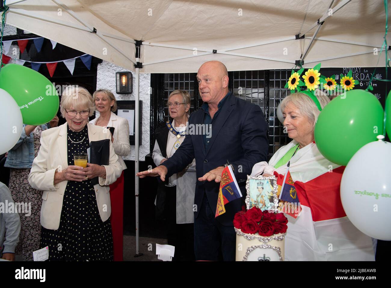 Cookham, Berkshire, UK. 5th June, 2022. Residents and their families ...