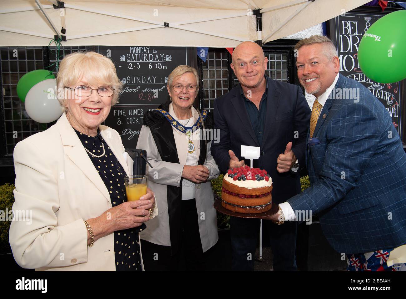 Cookham, Berkshire, UK. 5th June, 2022. Residents and their families ...