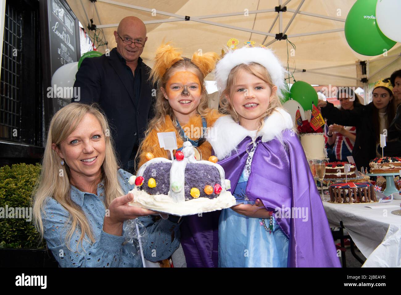 Cookham, Berkshire, UK. 5th June, 2022. Residents and their families ...