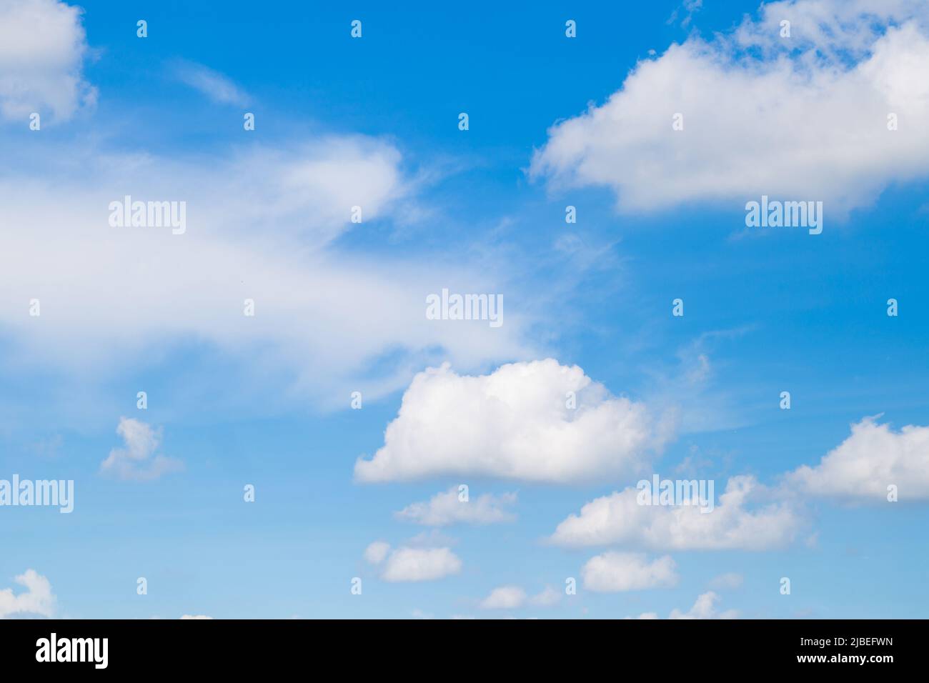 Bright summer sky backdrop Stock Photo - Alamy
