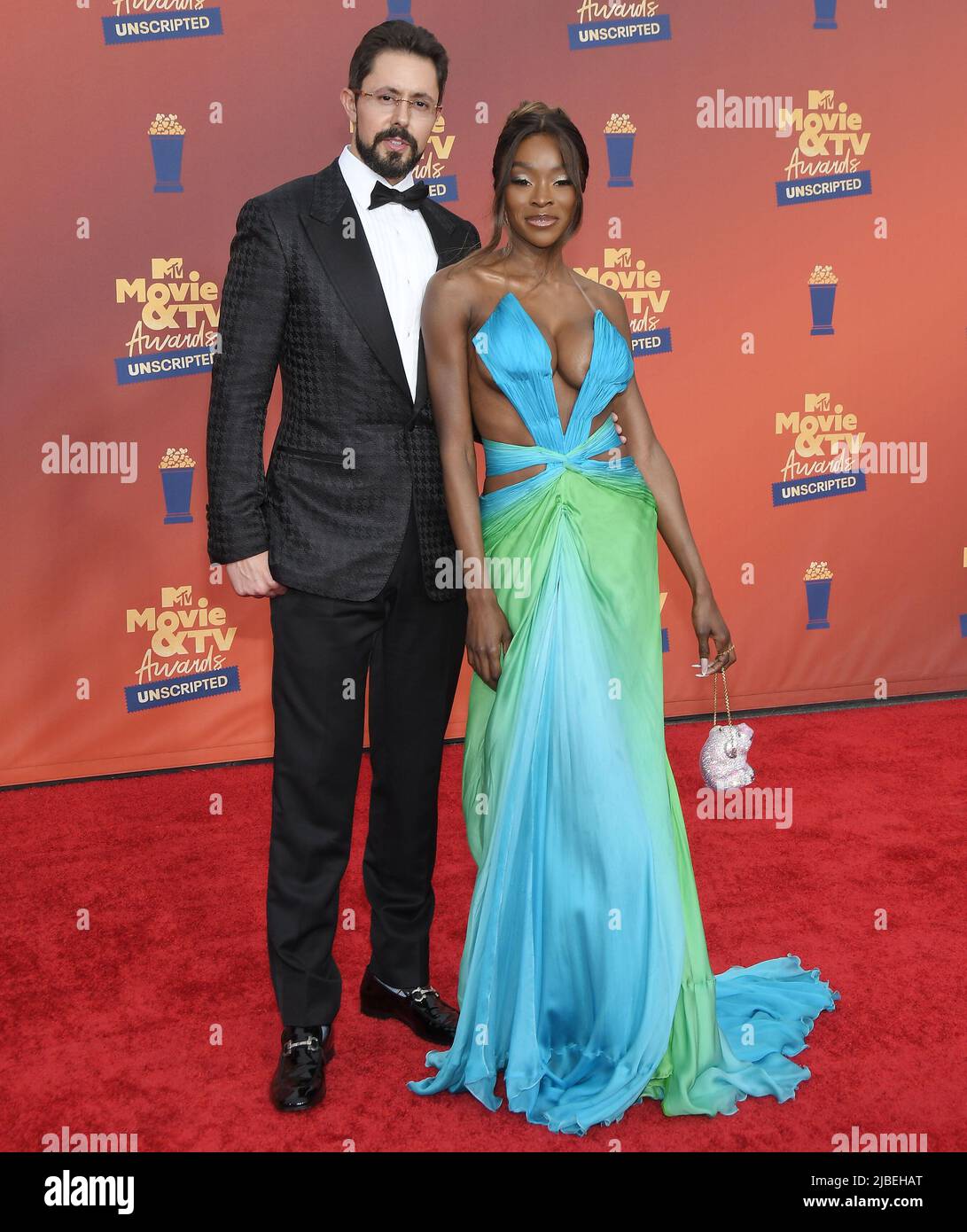 (L-R) Jeff Lazkani and Chelsea Lazkani arrives at the 2022 MTV Movie ...