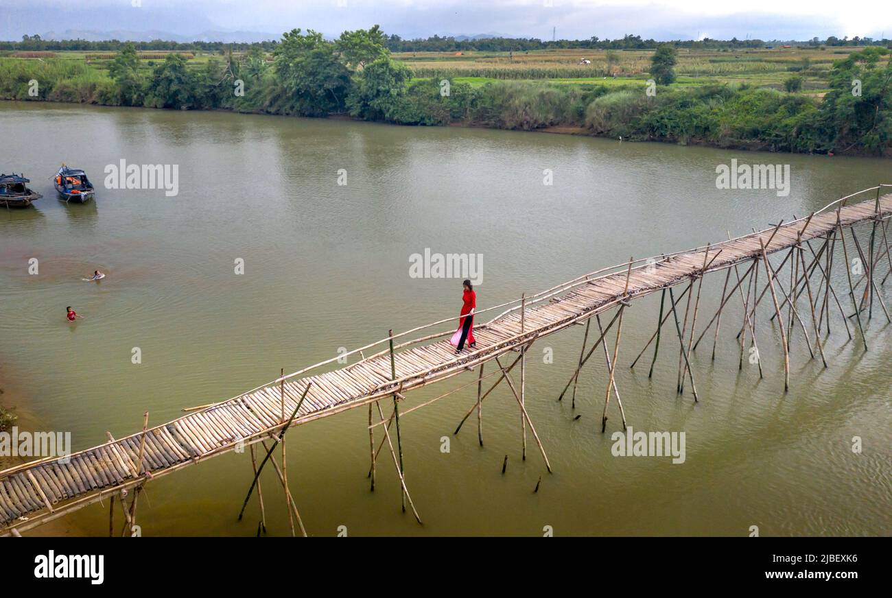 Vietnam bamboo footbridge hi-res stock photography and images - Alamy