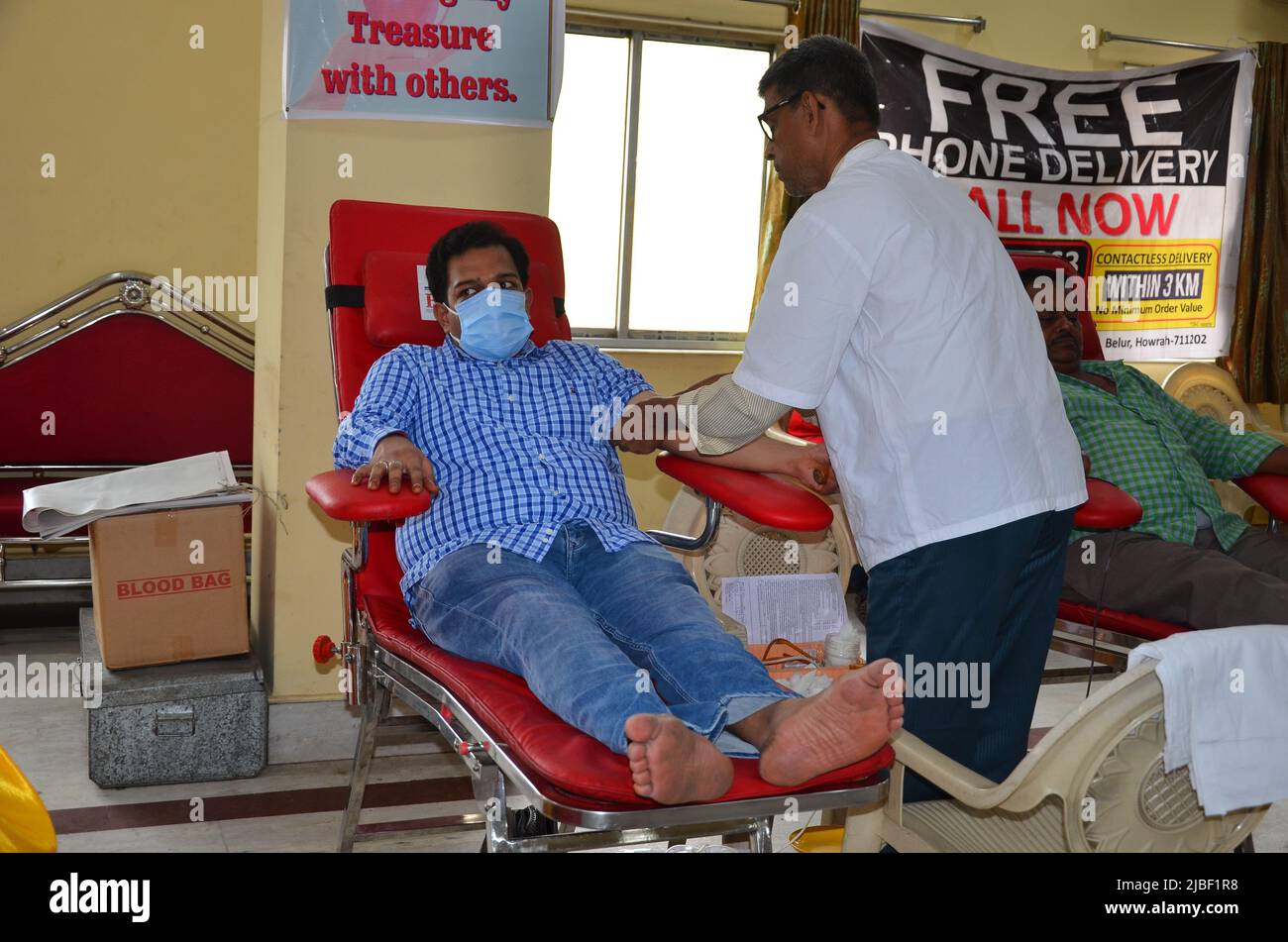 Blood donation video hi-res stock photography and images - Alamy