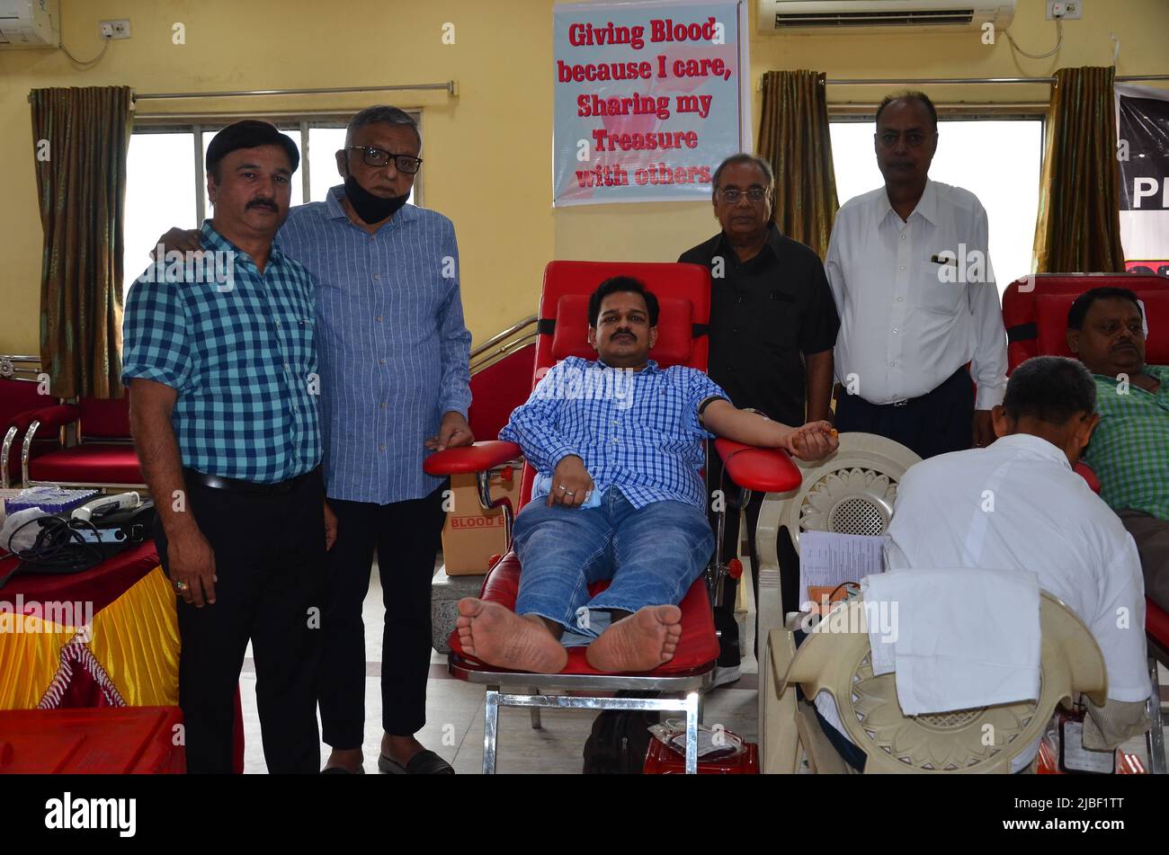 Blood donation video hi-res stock photography and images - Alamy Blood donation video hi-res stock photography and images - Alamy